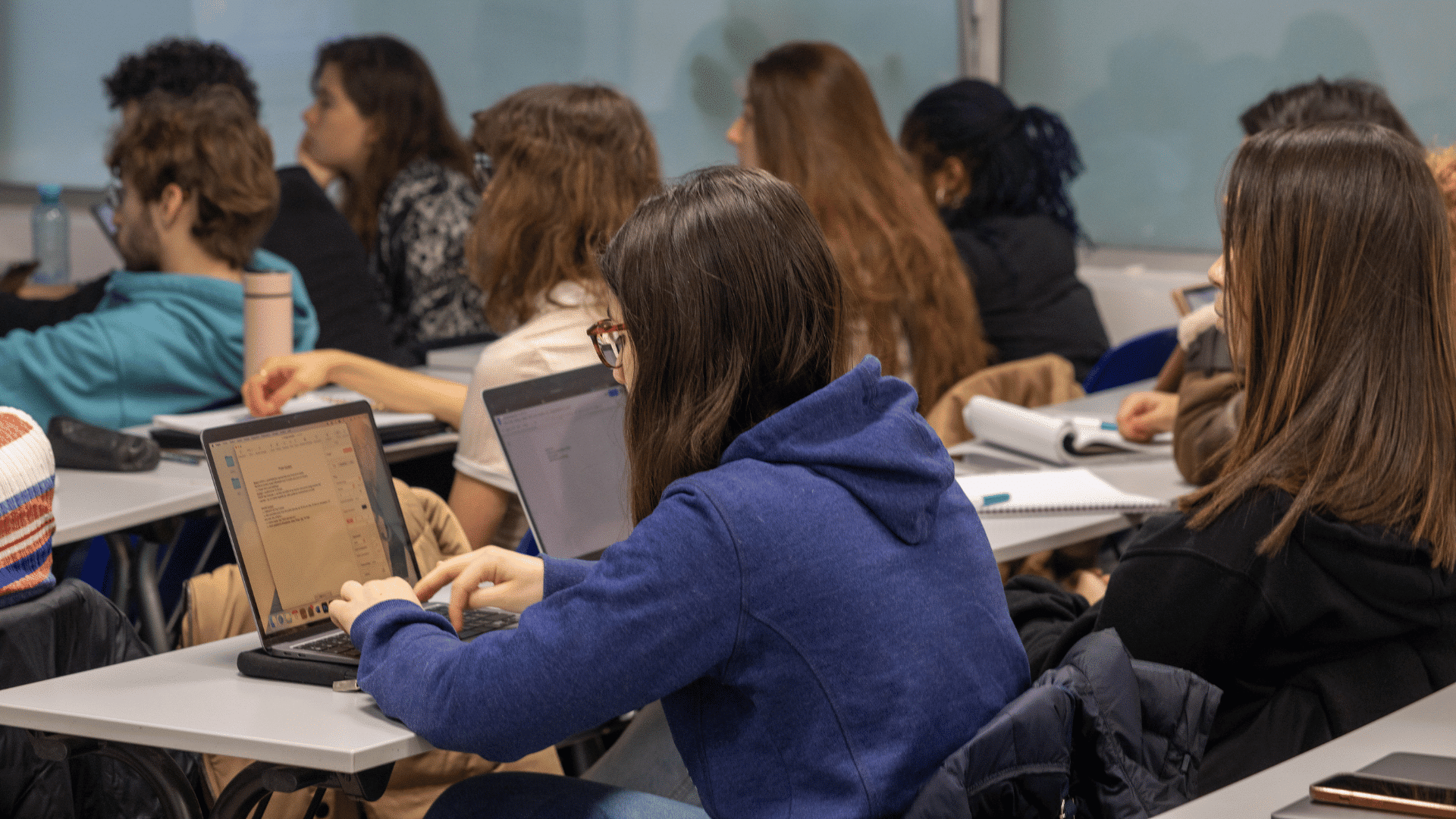 Comment faire une revue de presse : le point